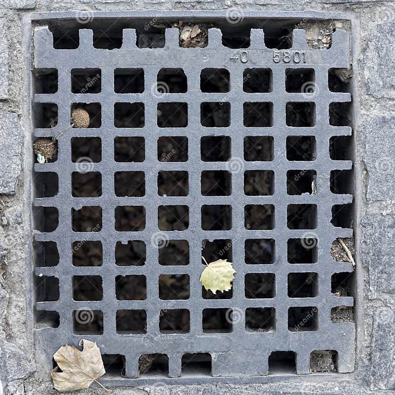 De rooster van het riool stock afbeelding. Image of vierkant - 28700825