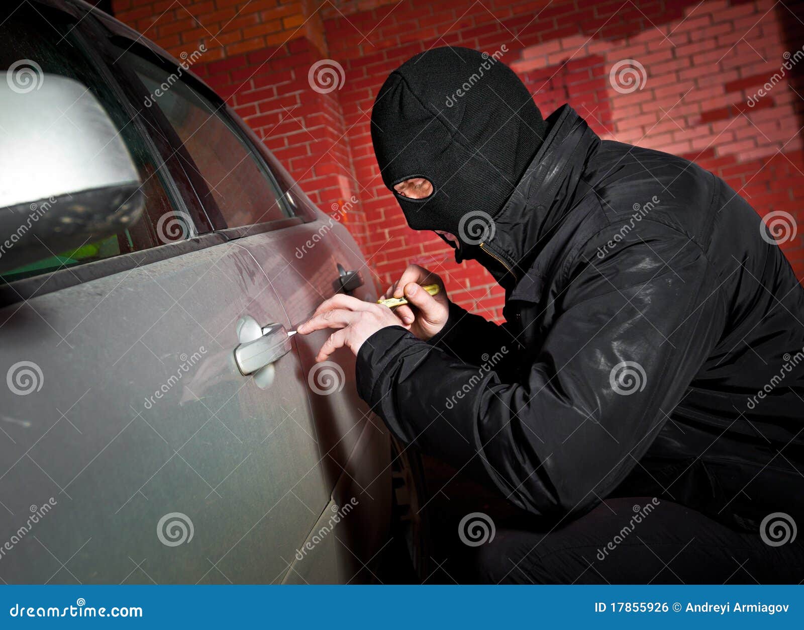 De Rover En De Dief in Een Masker Kapen De Auto Stock Foto - Image of ...
