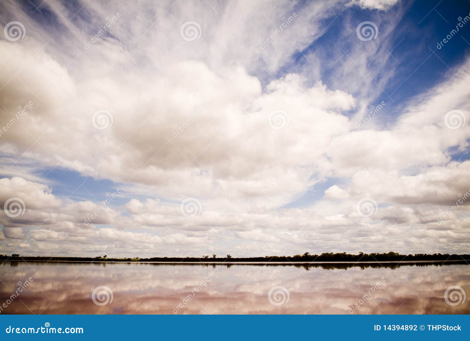De roze Hemel van het Meer stock foto. Image of toerist - 14394892
