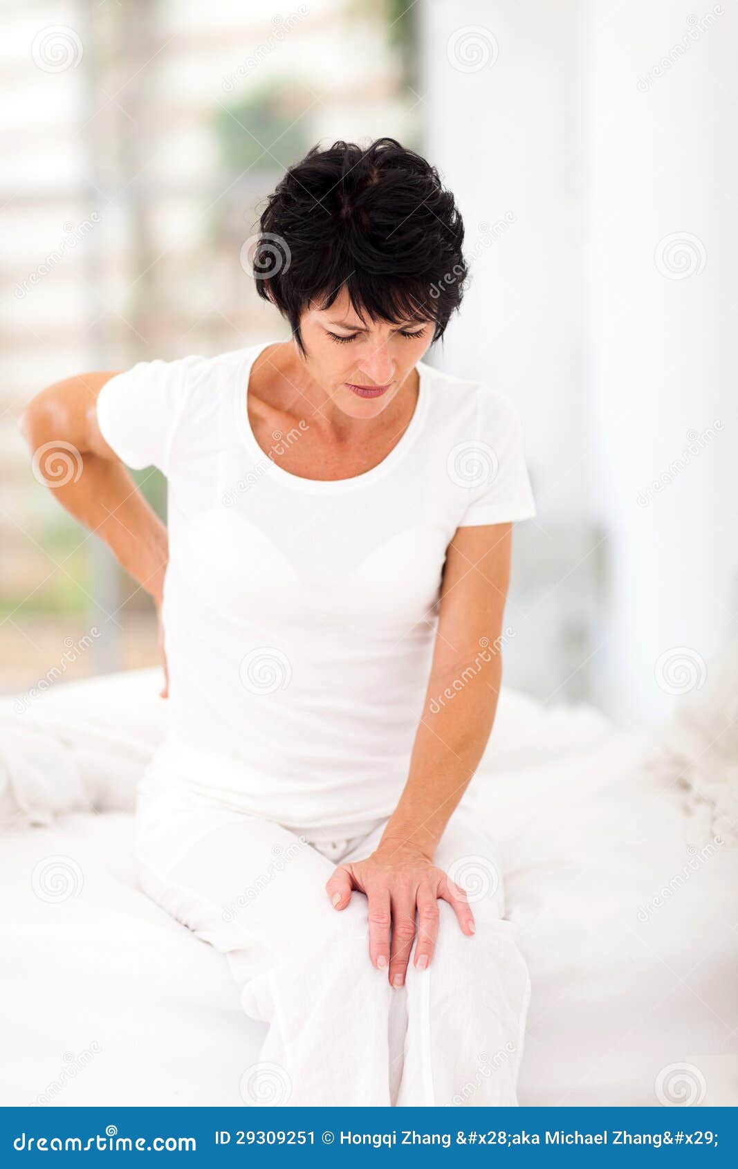 De rugpijn van de vrouw stock afbeelding. Image of zwart - 29309251