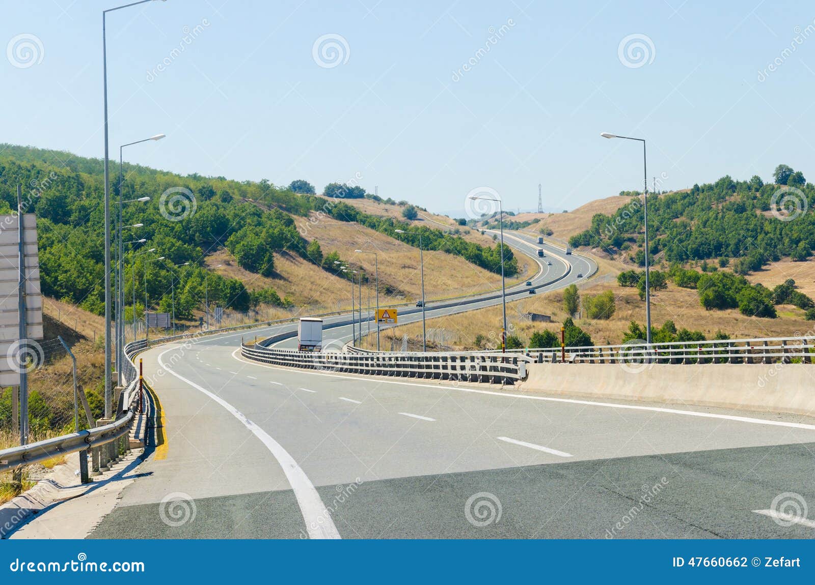 De S-curve van de wegweg stock foto. Image of lang, aandrijving - 47660662