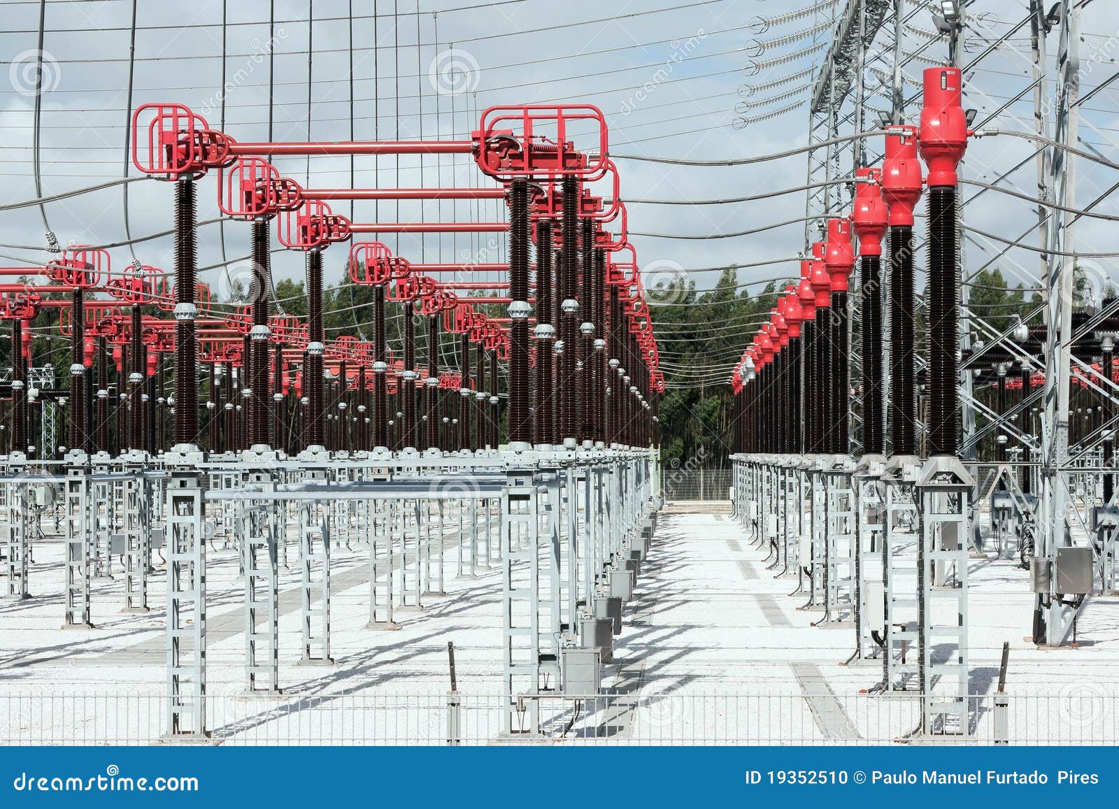 De Schakelaars Van De Post Van De Hoogspanning Stock Foto - Image of ...