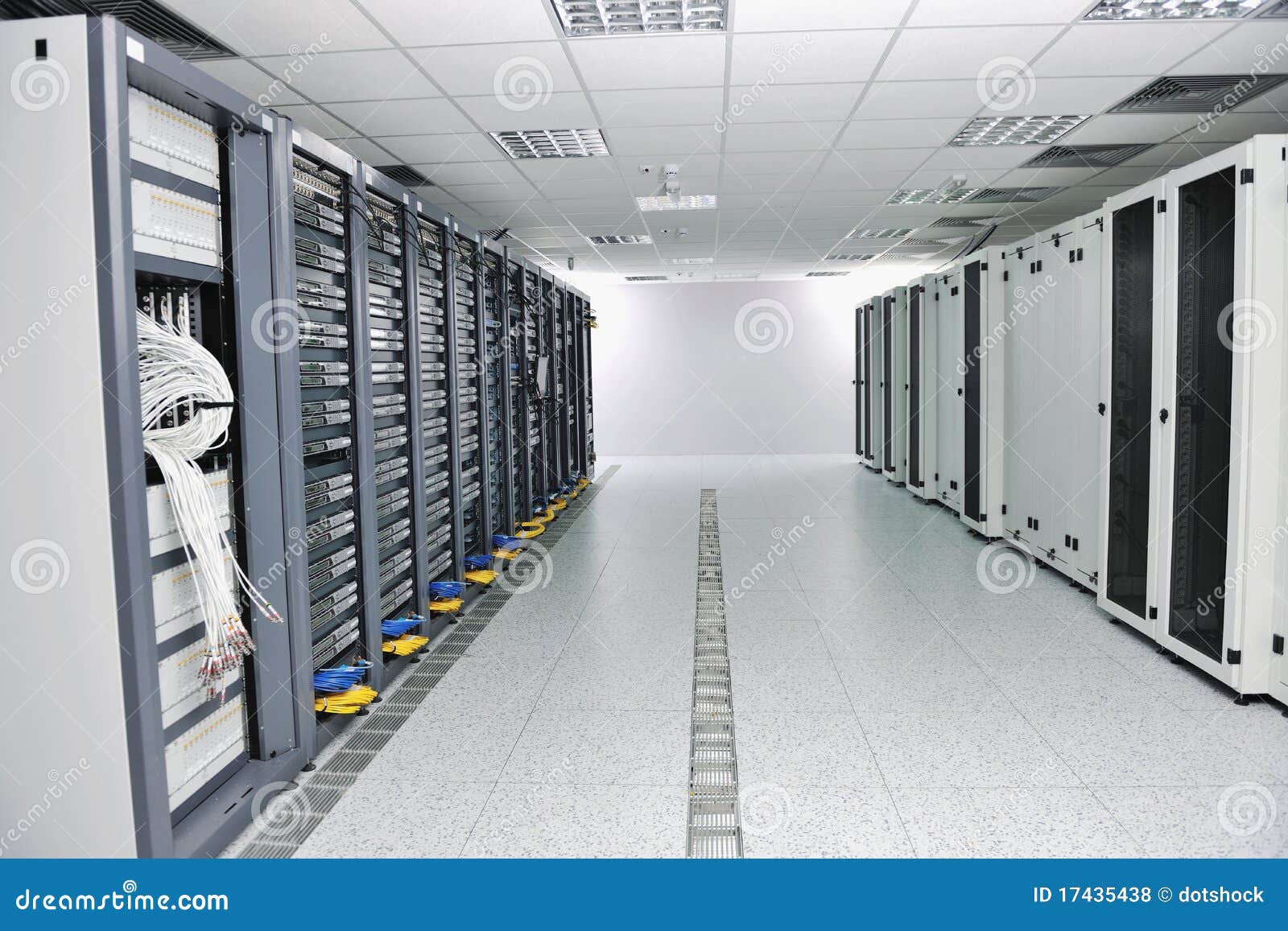 De Serverruimte Van Het Netwerk Stock Foto - Image of inval ...