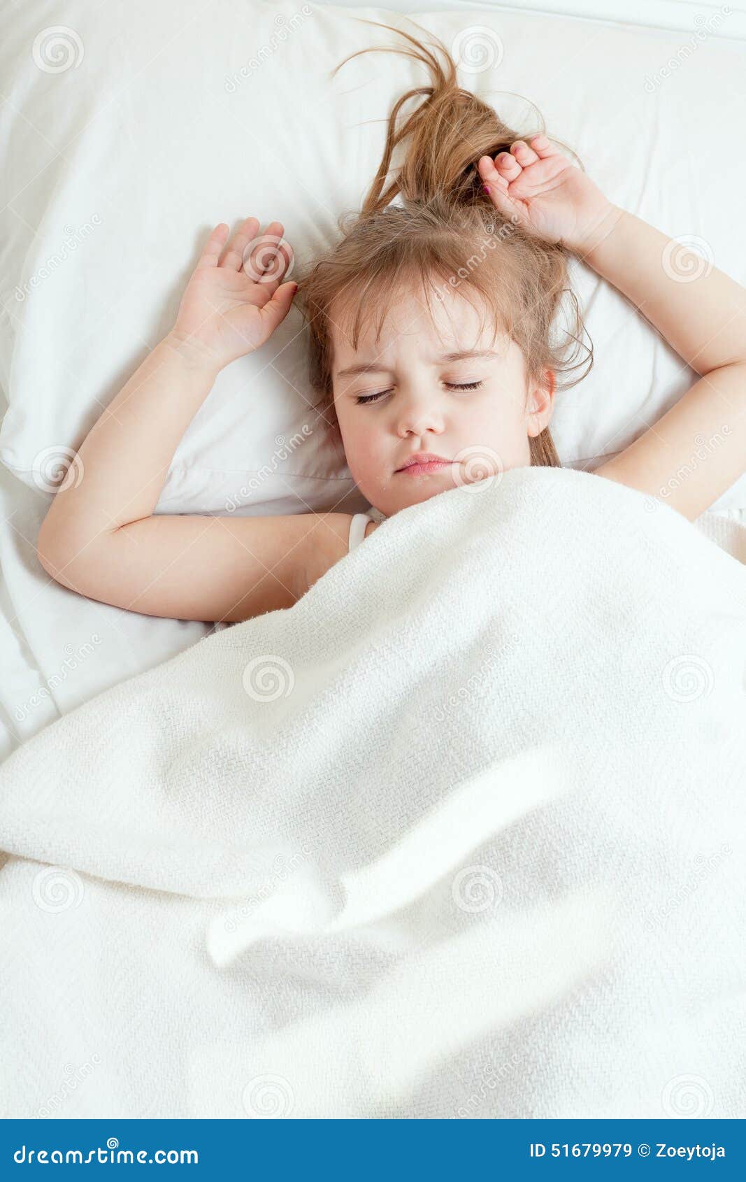 De Slaap van het meisje stock afbeelding. Image of slaap - 51679979