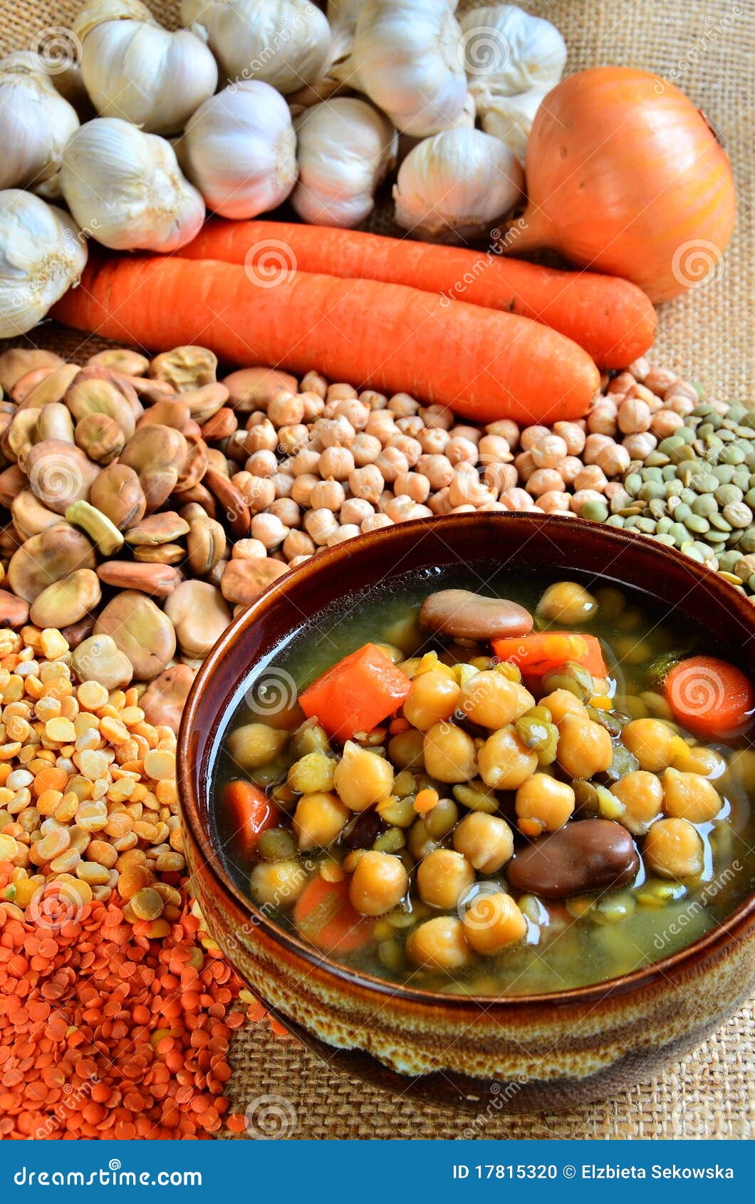 De soep van de peulvrucht stock foto. Image of niemand - 17815320