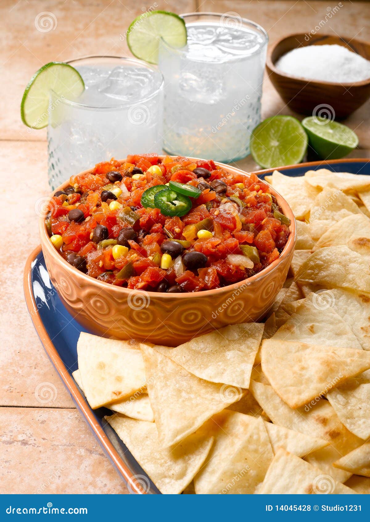 De Spaanders Van Salsa & Van De Bloem Stock Foto - Image of tomaten ...