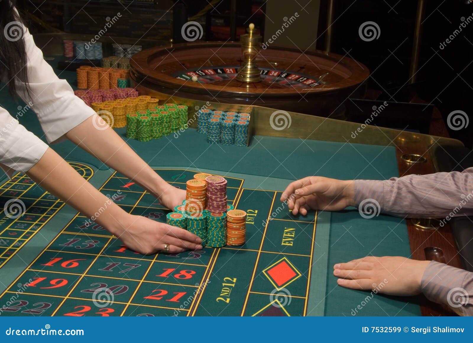 De Speler Van De Pook En Een Grote Stapel Van Spaanders Stock ...