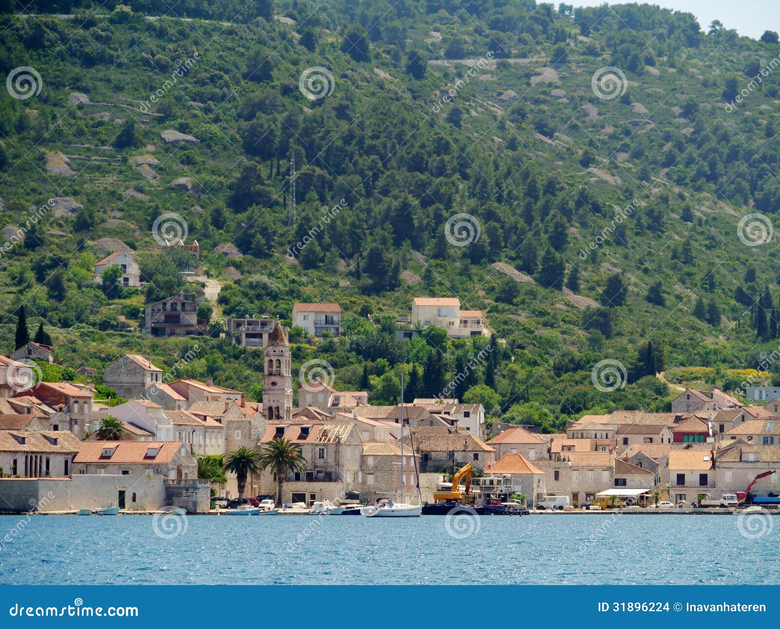 De Stad Kut Op Het Eiland Vis Stock Foto - Image of groep, overzie ...