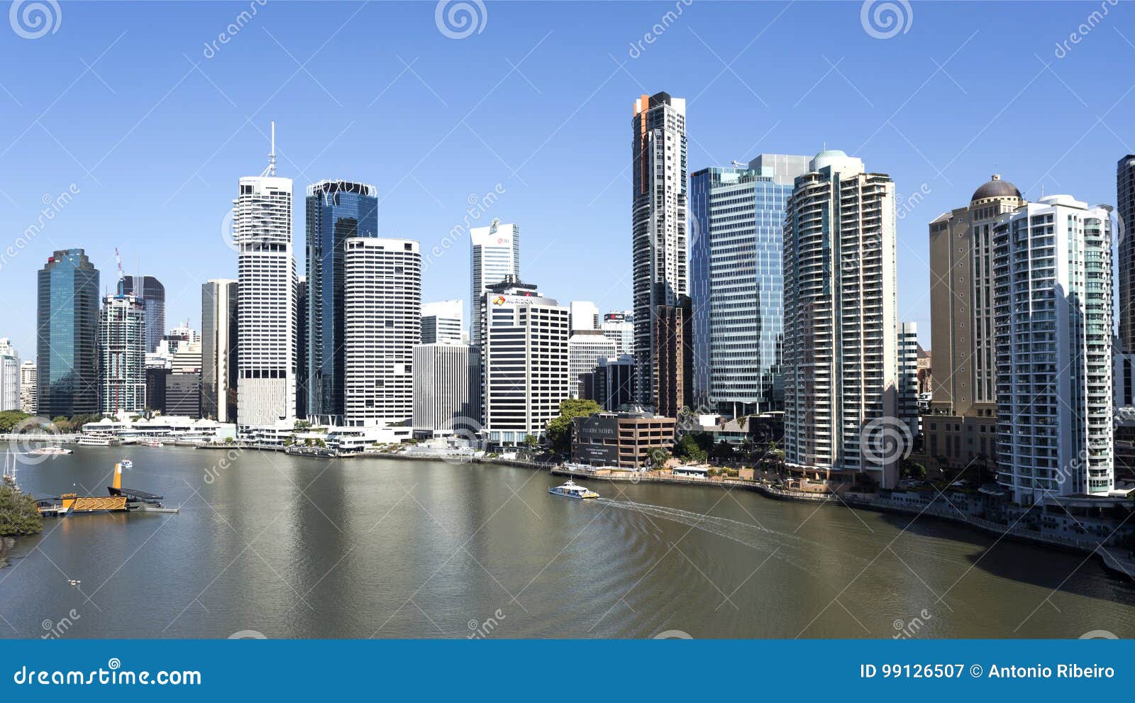 De Stad Van Brisbane Van De Verhaalbrug Redactionele Fotografie - Image ...