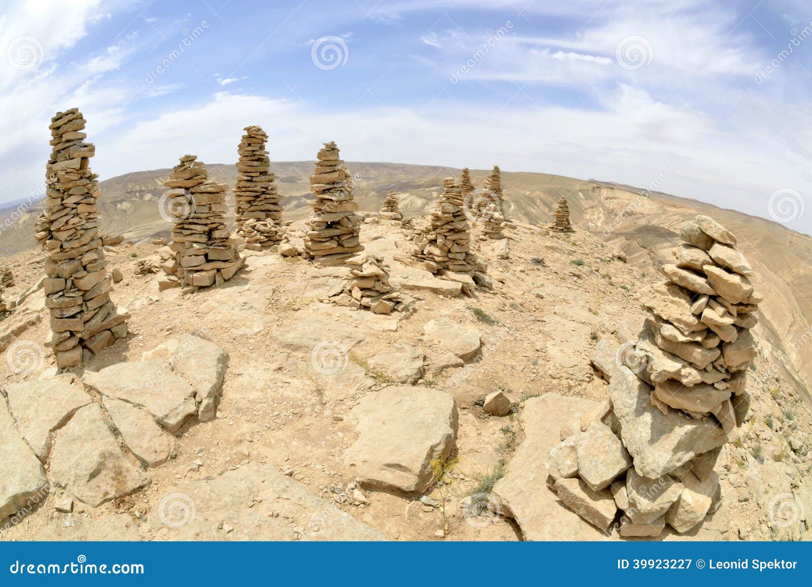 De Steenhopen Van Topido in Negev-woestijn. Stock Afbeelding - Image of ...