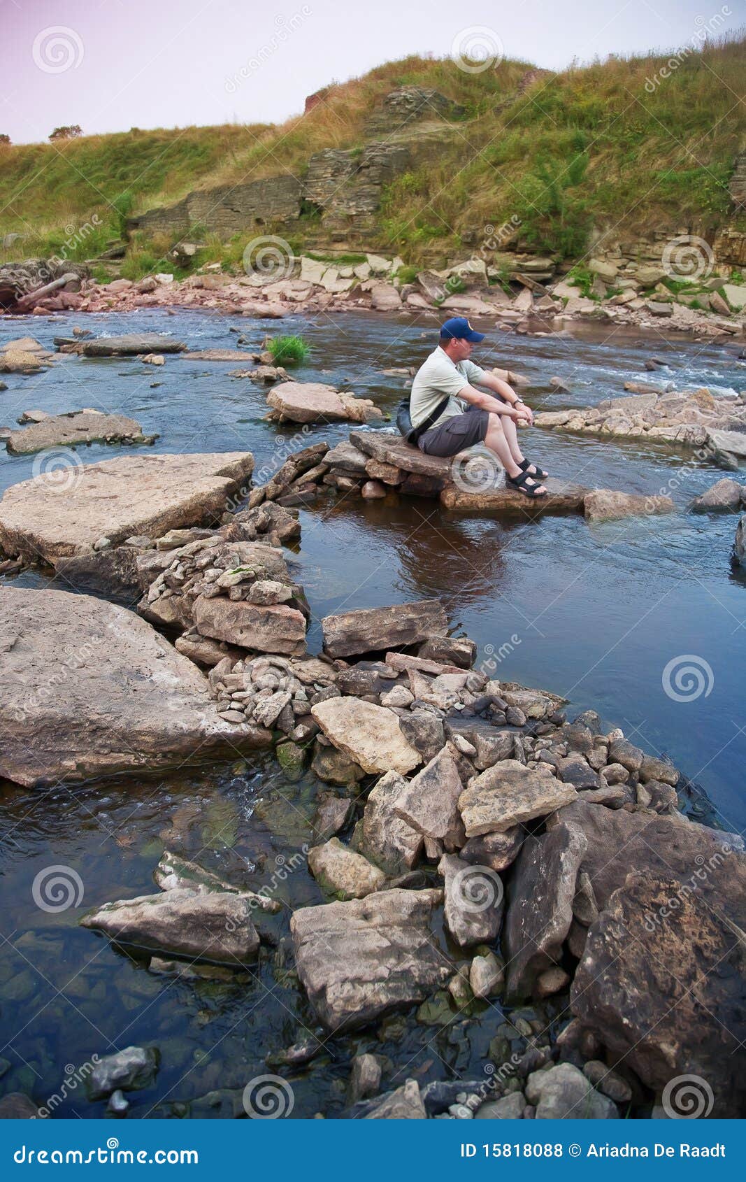 De stenen van de rivier stock foto. Image of flowing - 15818088