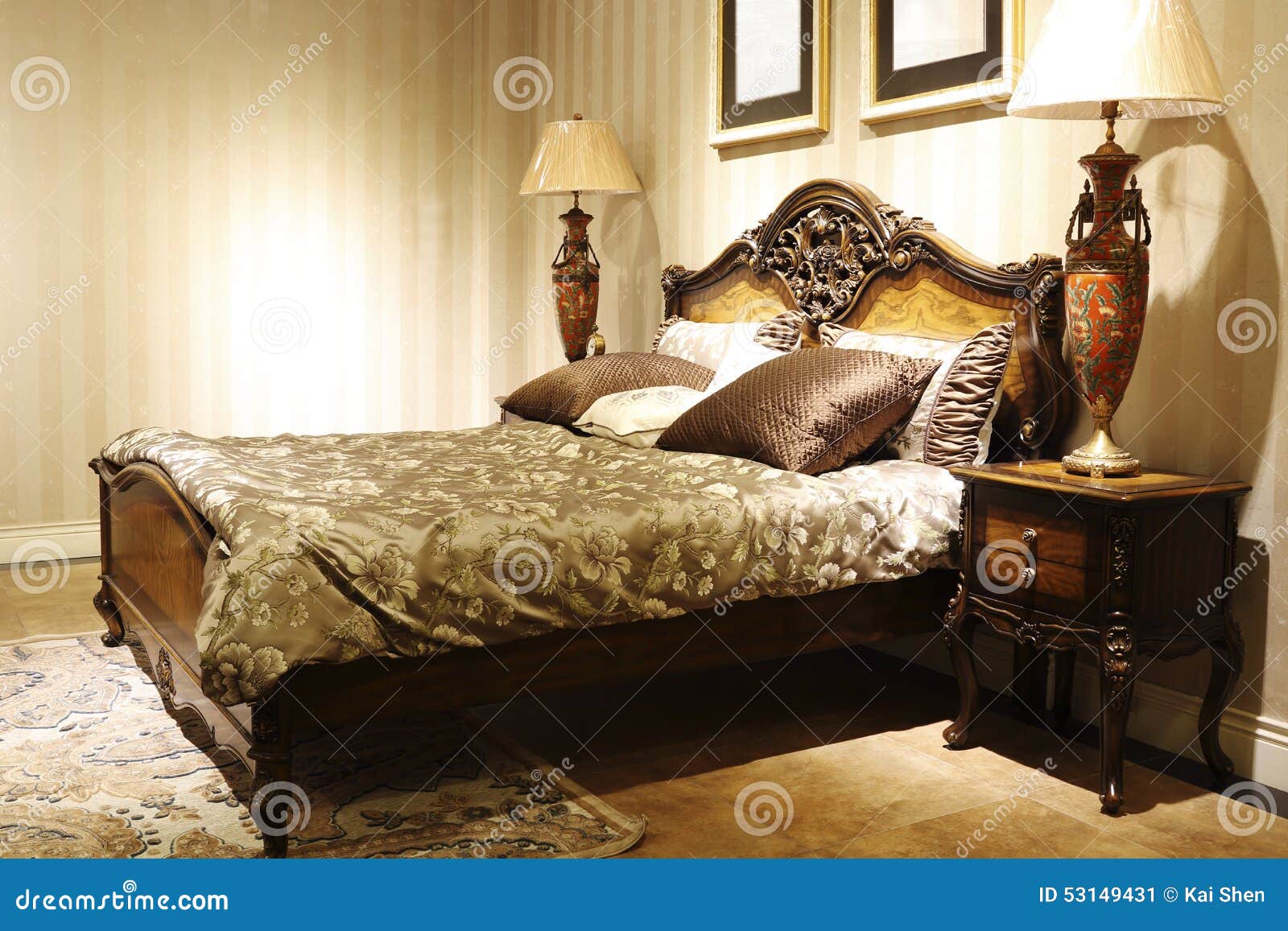 De Stijl Van Frans Houten Bed Stock Afbeelding - Image of binnen ...