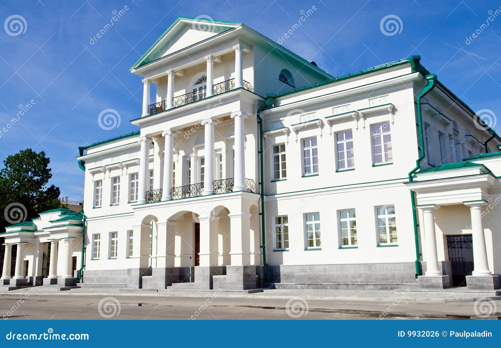 De Stijlhuizen Yekaterinburg Van Het Classicisme Stock Foto - Image of ...