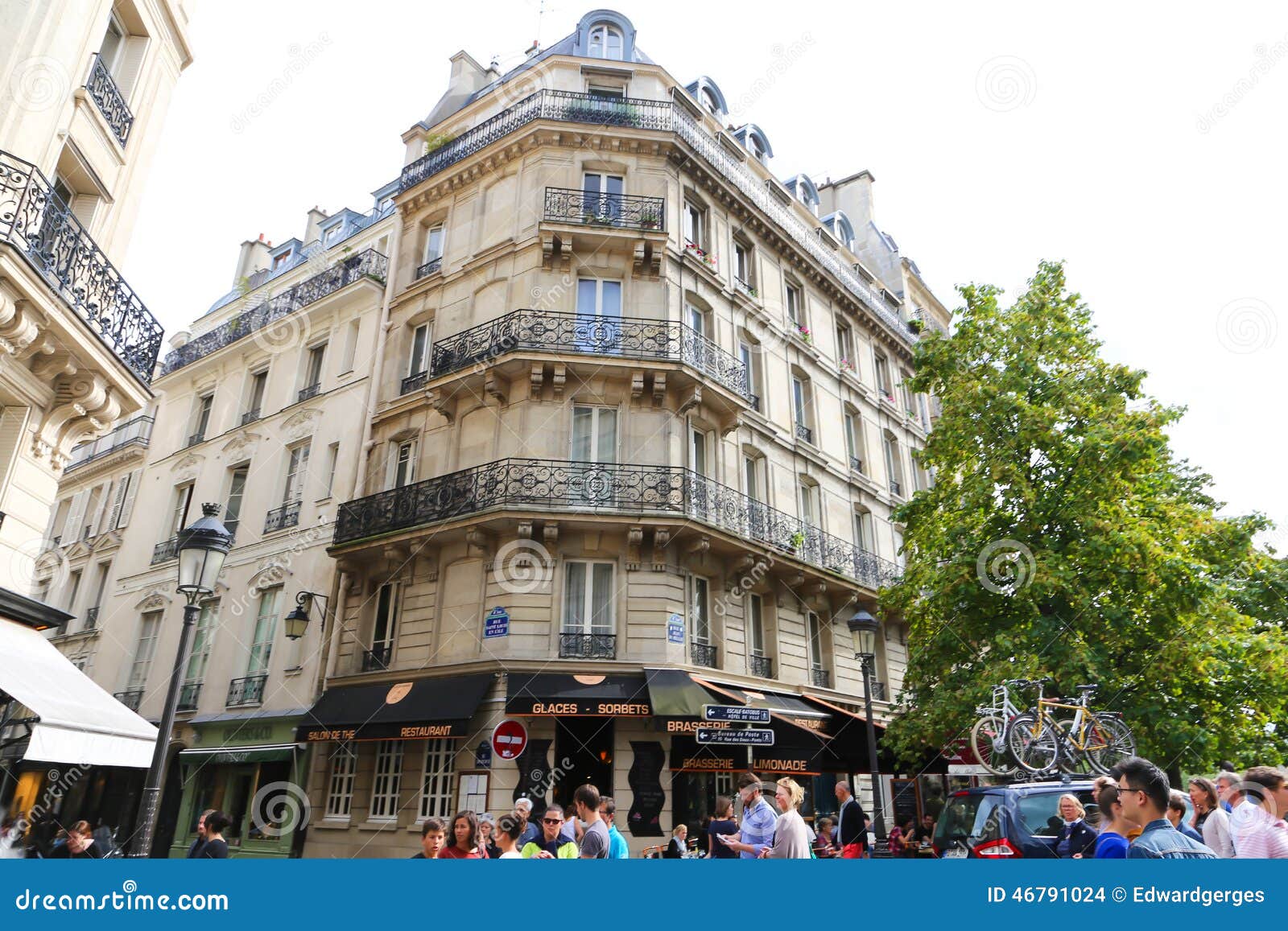 De straten van Parijs redactionele stock afbeelding. Image of lente ...