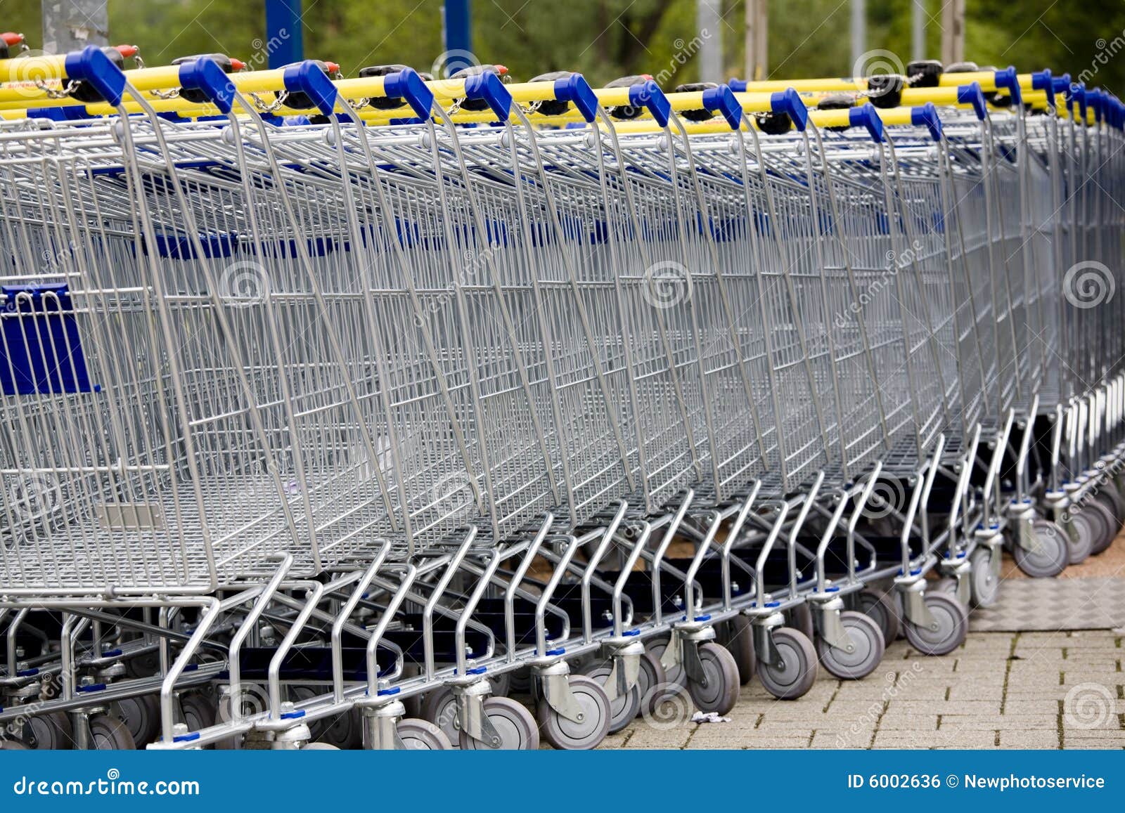 De supermarkt van de kar stock foto. Image of metaal, fotografie - 6002636