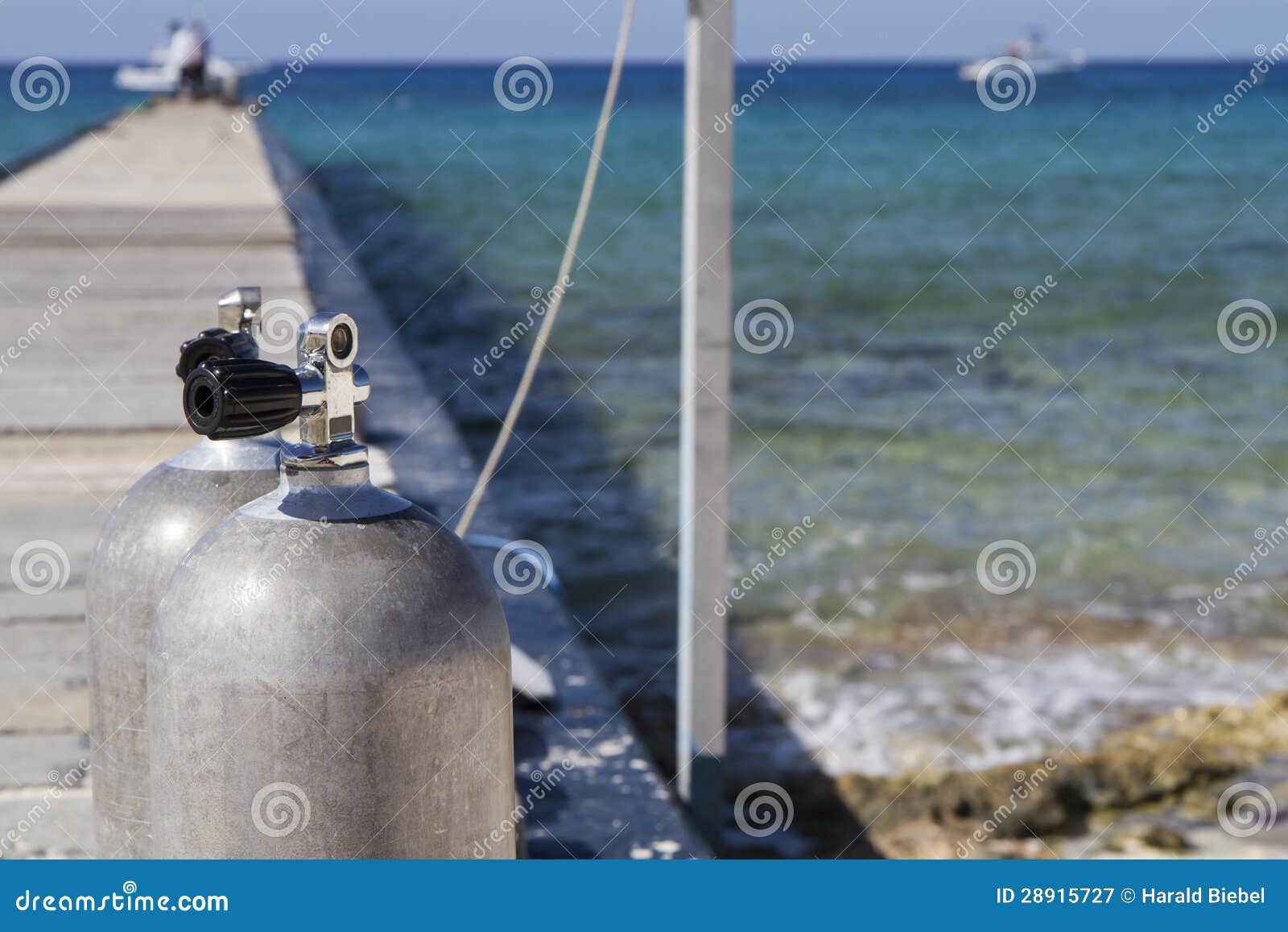 De Tanks Van De Zuurstof Voor Het Duiken Stock Afbeelding - Image of ...