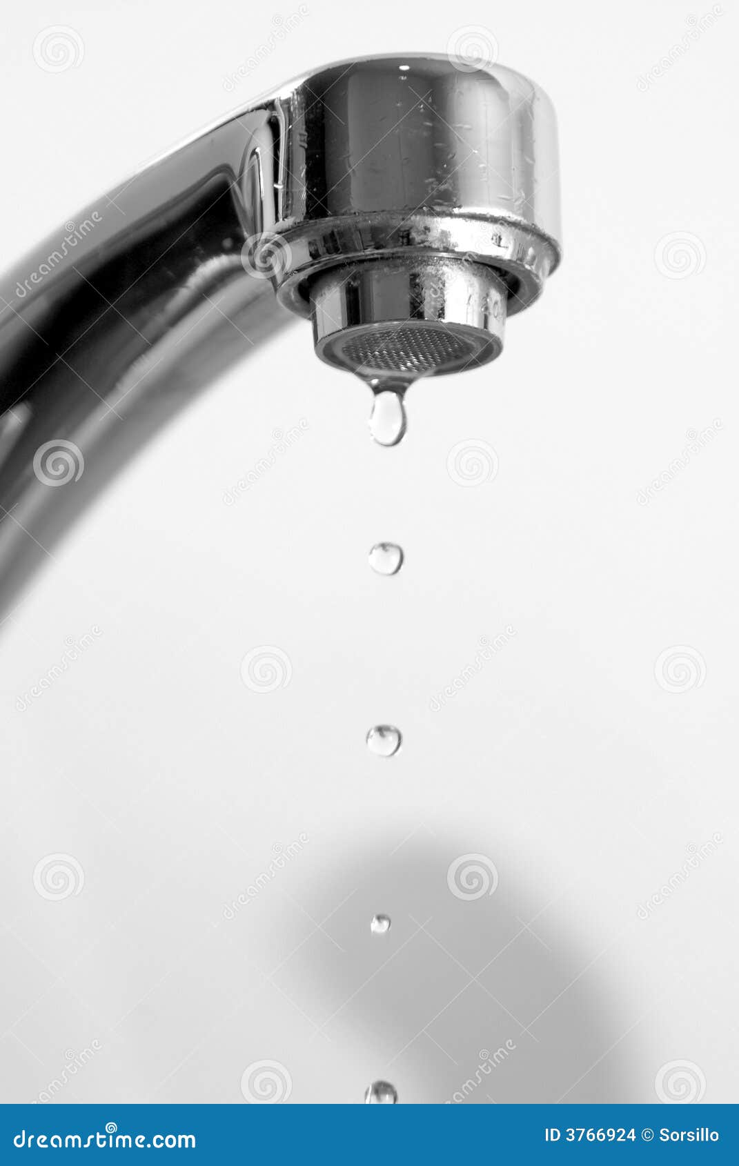 De tapkraan van het water stock foto. Image of keuken - 3766924