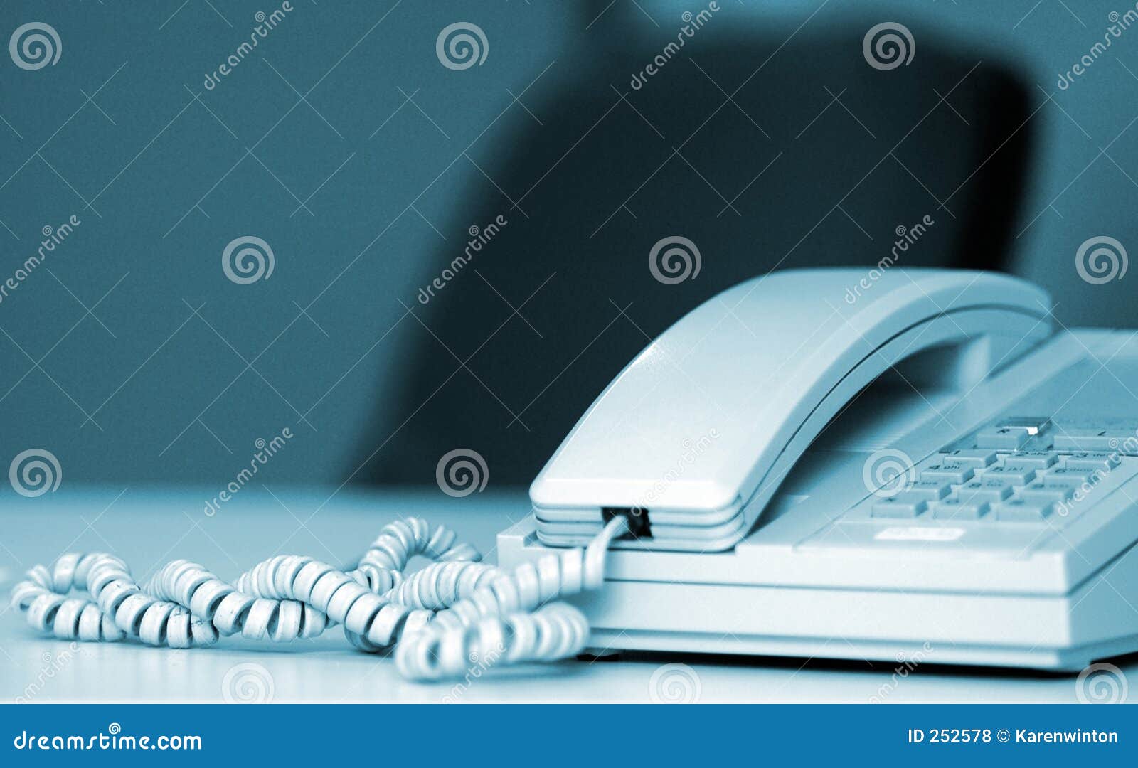 De telefoon van het bureau stock foto. Image of wijzerplaat - 252578