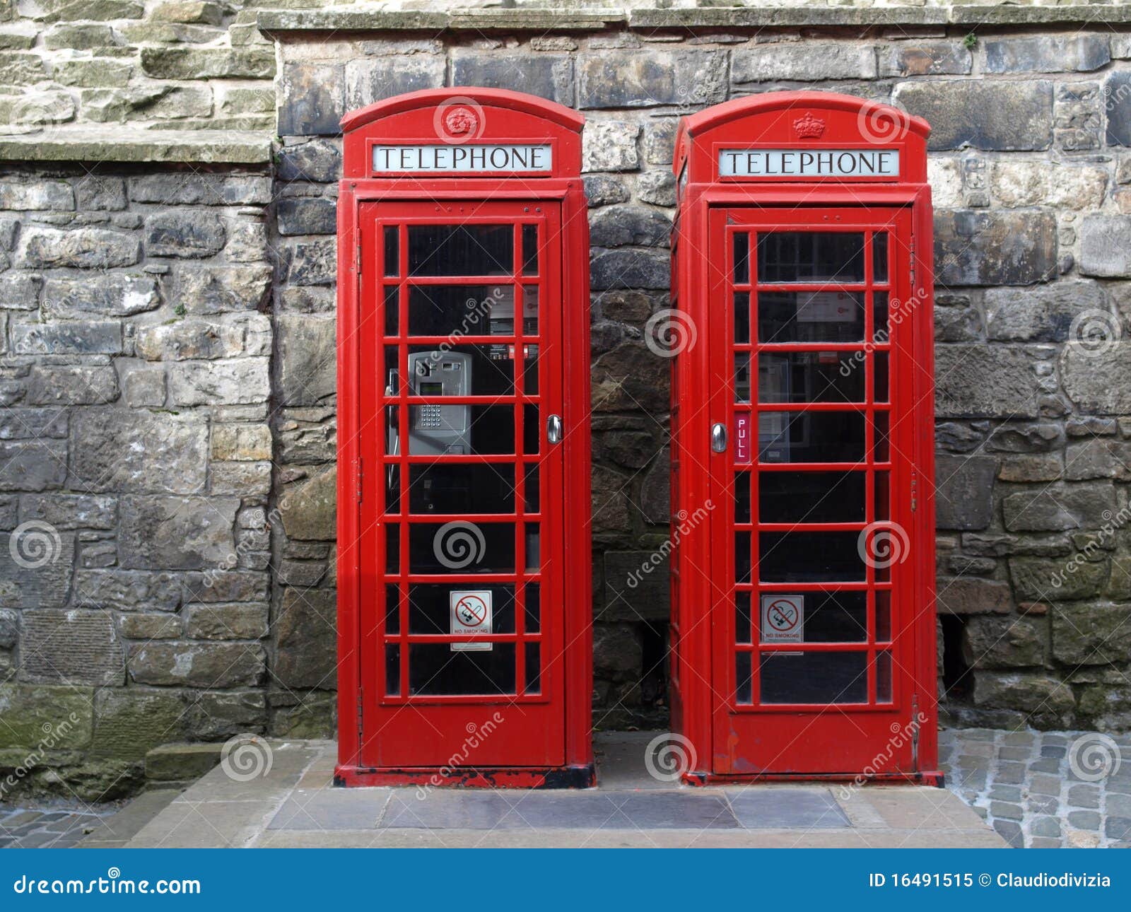 De telefooncel van Londen stock afbeelding. Image of horizon - 16491515