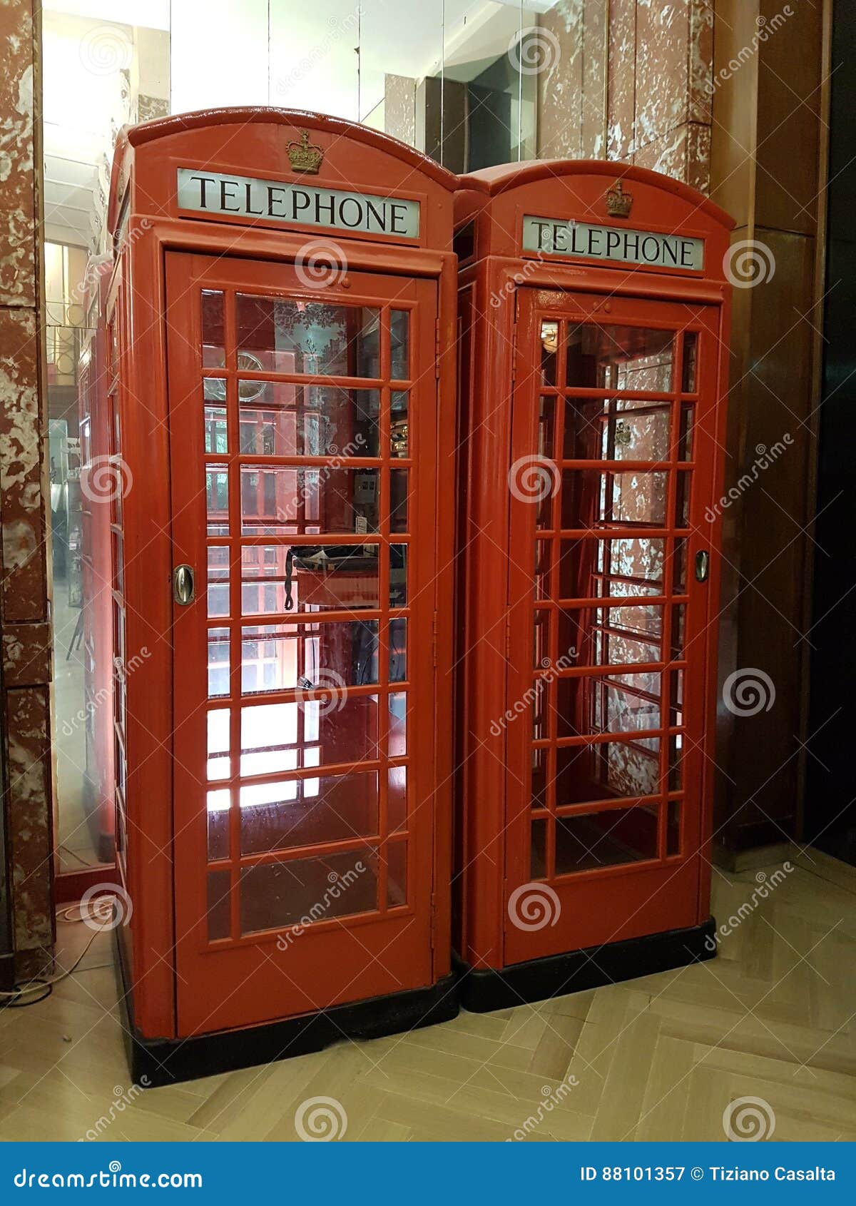 De telefooncel van Londen stock afbeelding. Image of doos - 88101357