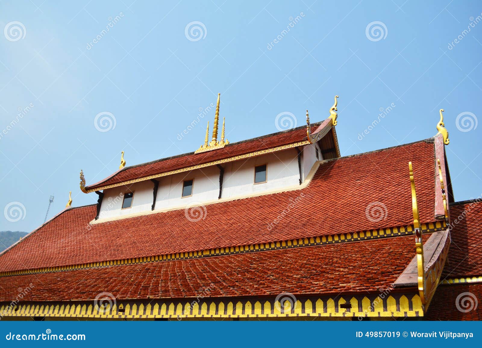 De Tempel Thailand Van Het Dak Stock Afbeelding - Image of bouw ...