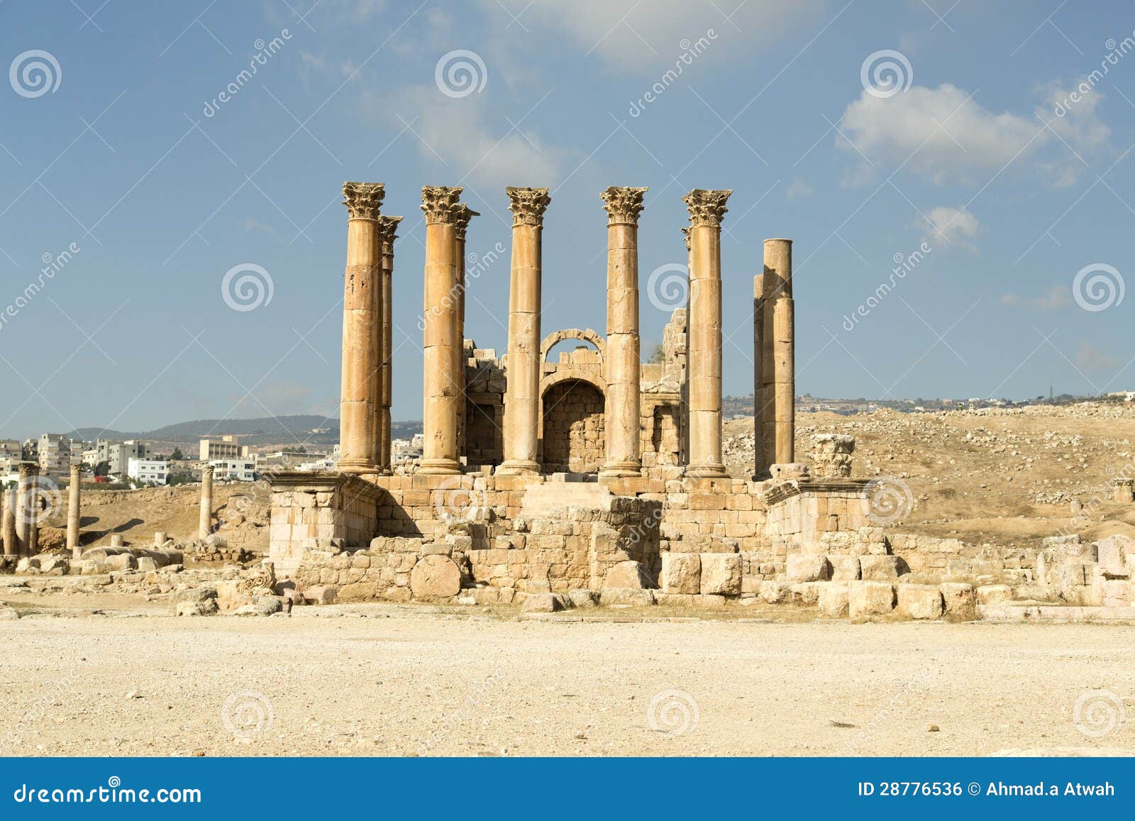 De Tempel Van Artemis, Jerash Stock Foto - Image of hoog, stad: 28776536