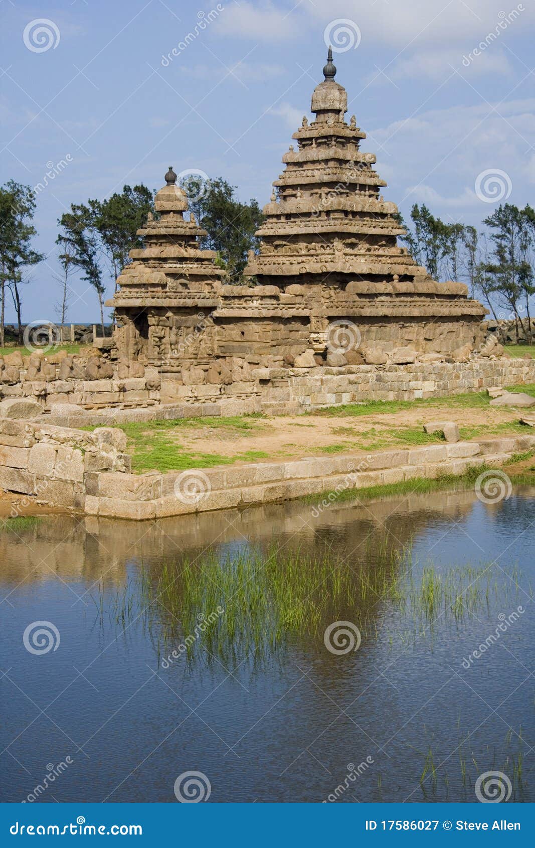 De Tempel Van De Kust Van Mamallapuram - India Stock Afbeelding - Image ...