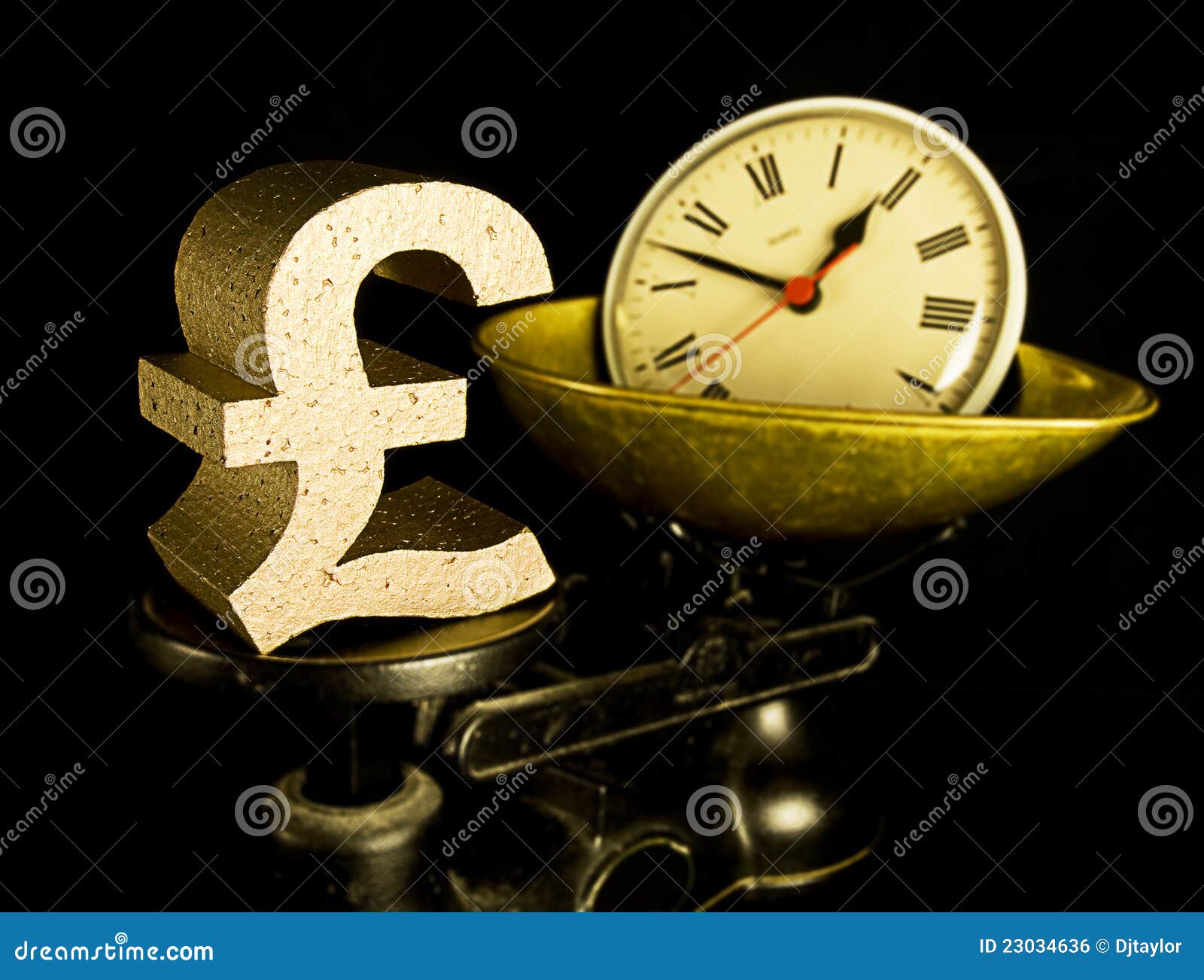 De tijd is geld stock foto. Image of bank, munt, vergelijk - 23034636