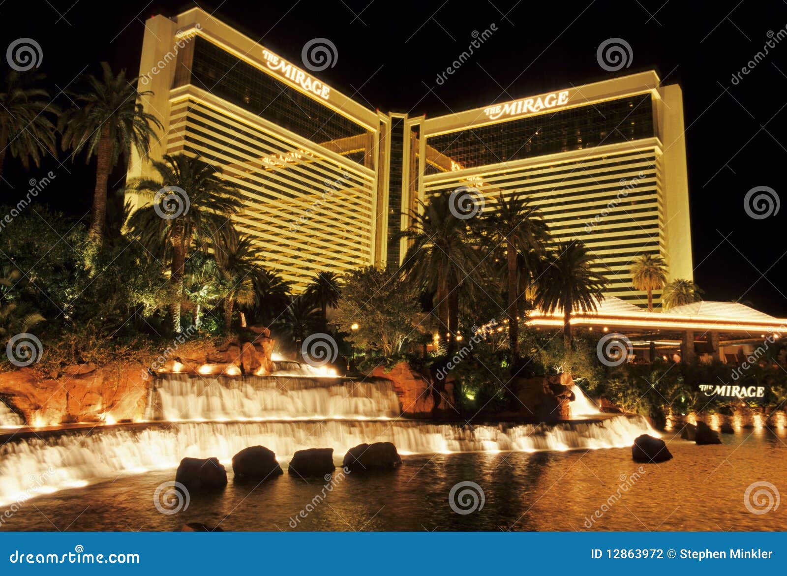 De Toevlucht Van De Luchtspiegeling Redactionele Fotografie - Image of ...