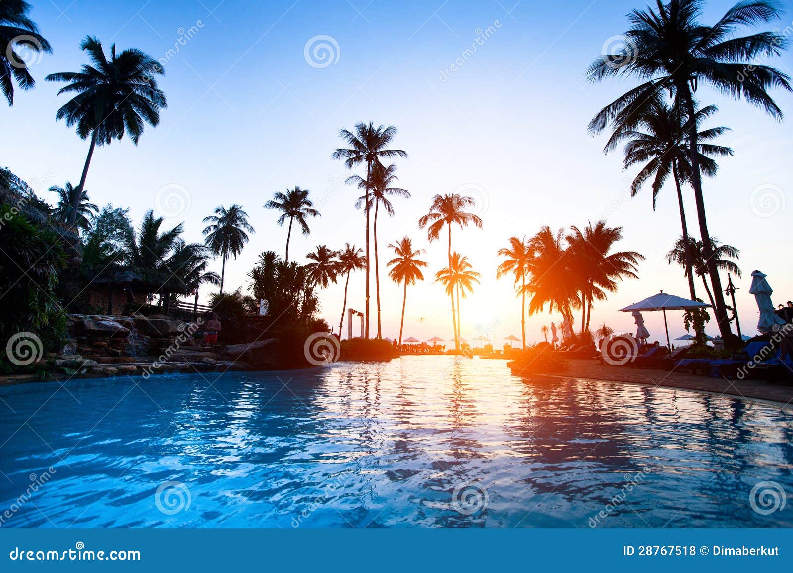 De Toevlucht Van Het Strand in De Keerkringen Stock Foto - Image of ...