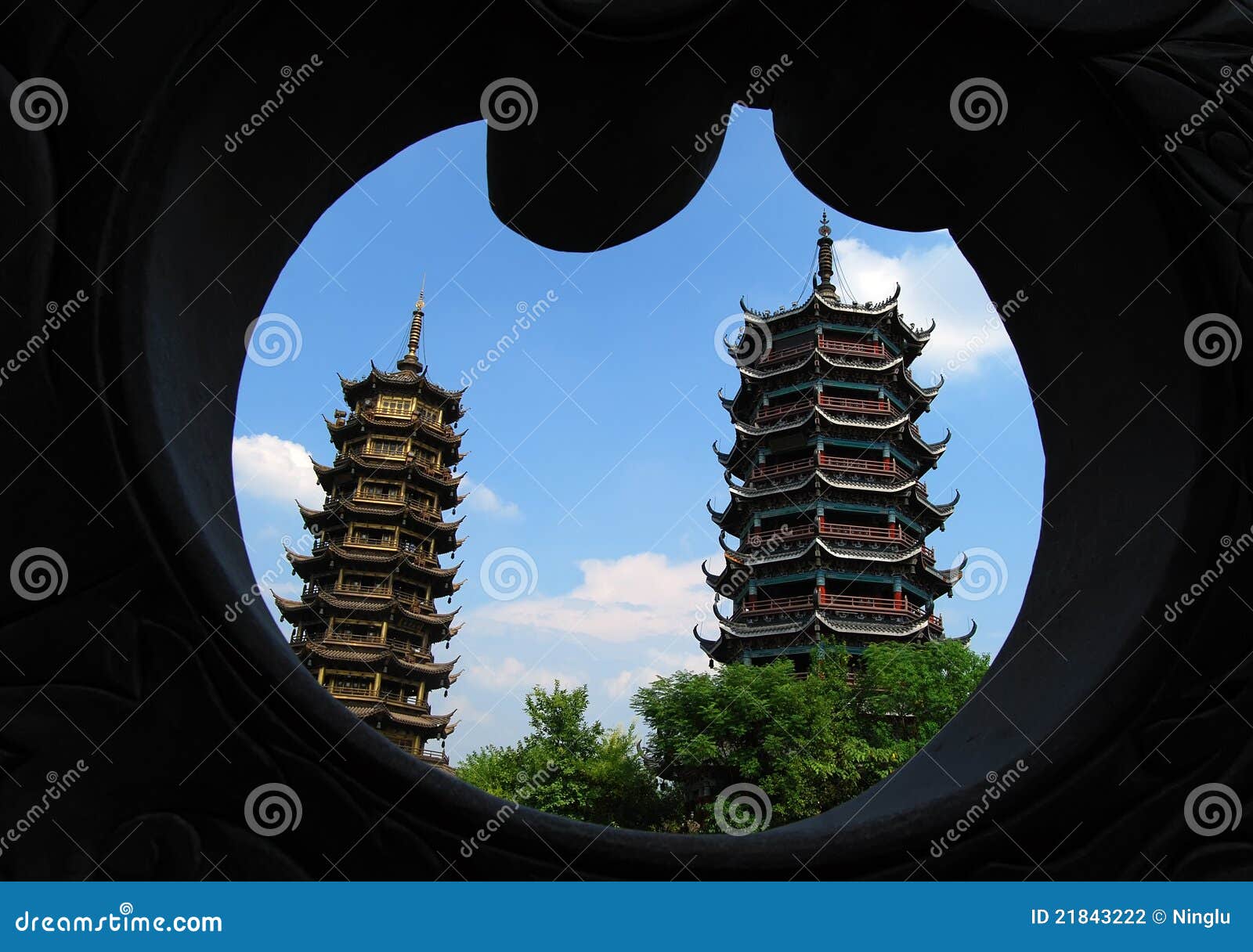De Toren Van Tweelingen - Gui Lin, China Stock Foto - Image of vensters ...