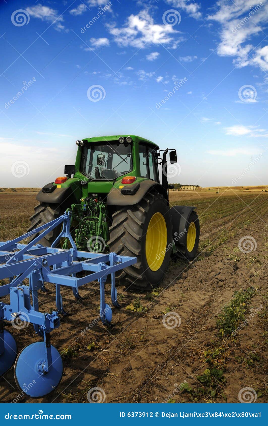 De Tractor - Moderne Landbouwbedrijfapparatuur Redactionele Fotografie ...