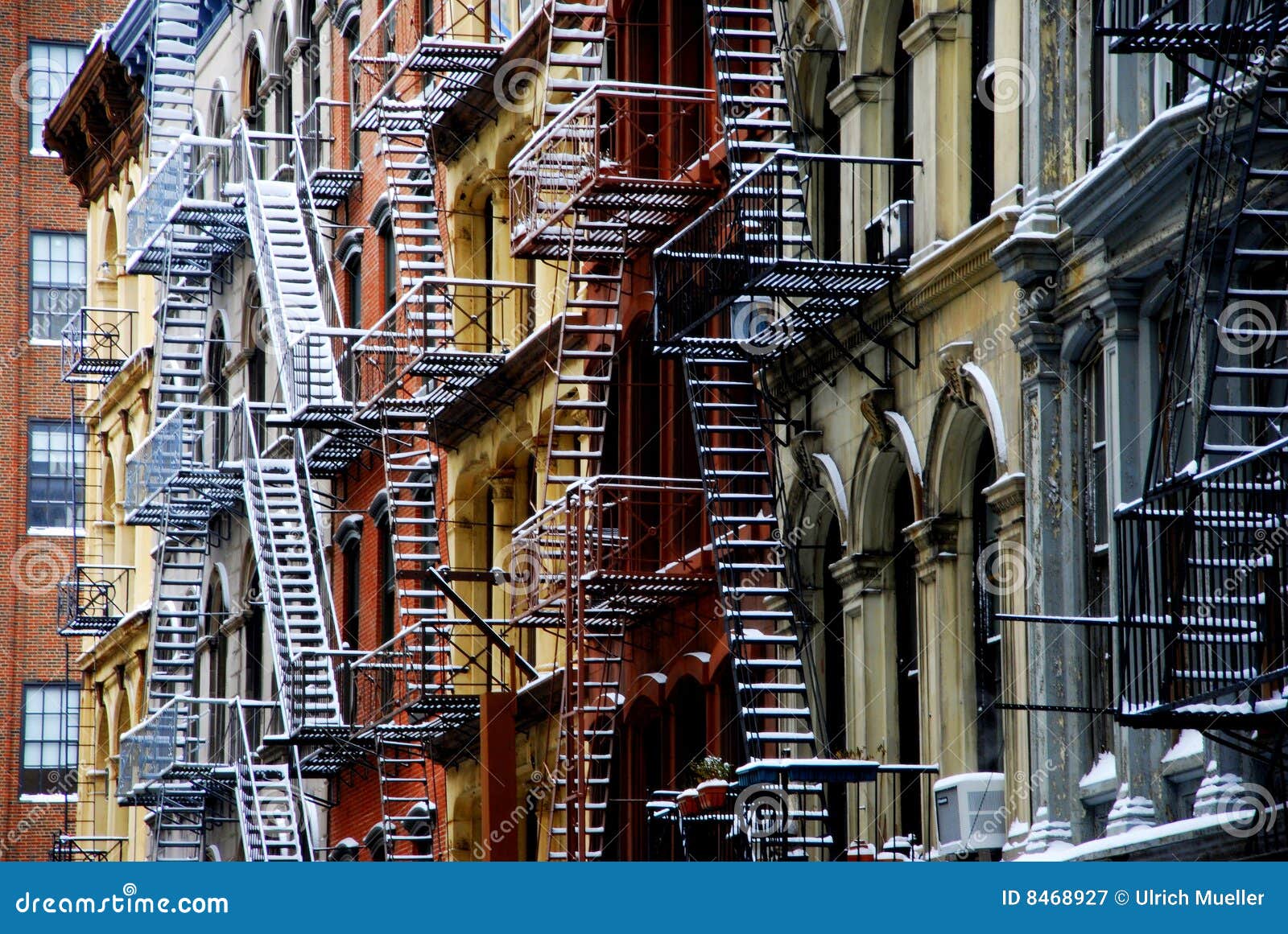 De Trappen Van De Brandtrap in New York Stock Afbeelding - Image of ...