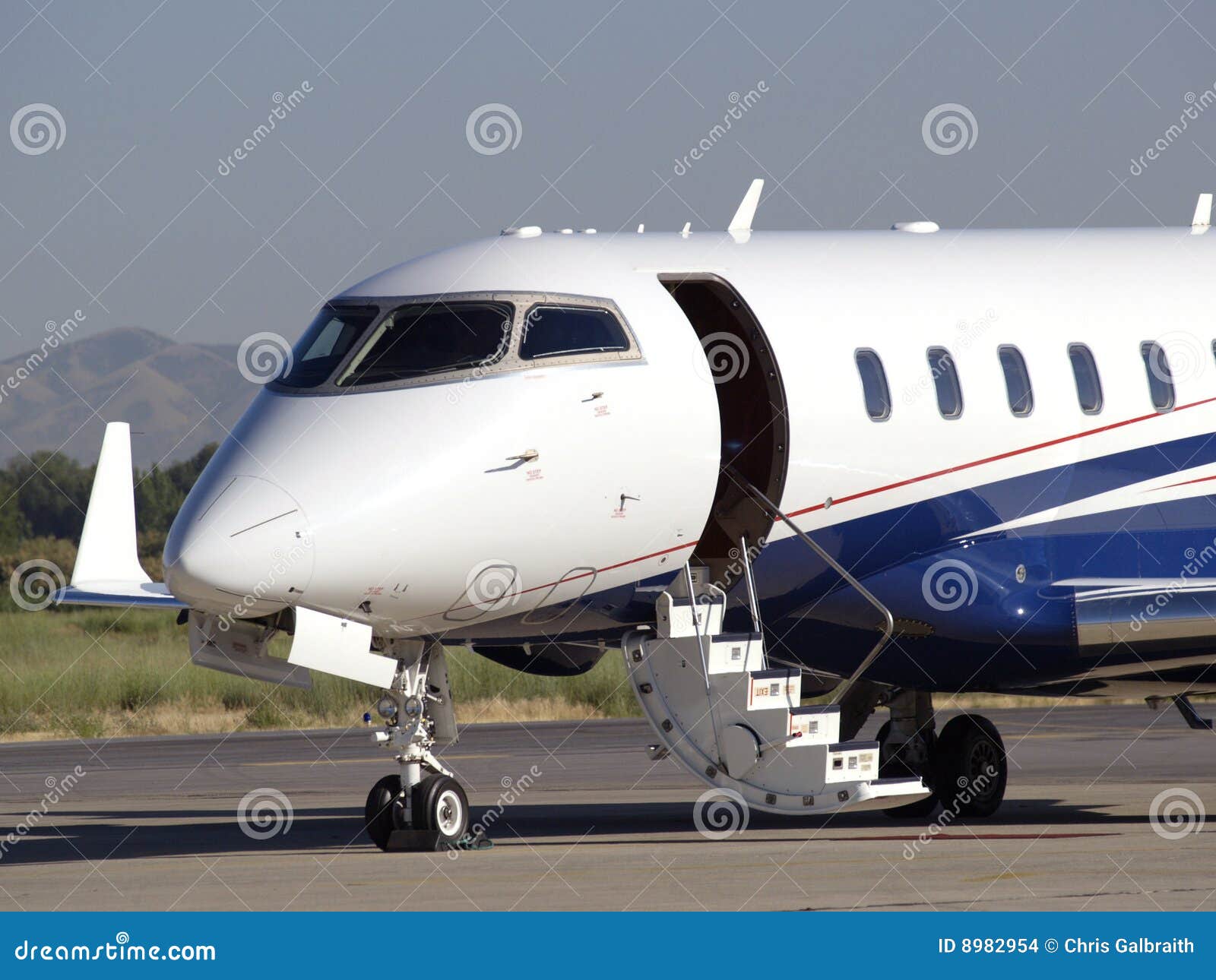 De treden van Bizjet stock foto. Image of vliegtuig, privé - 8982954