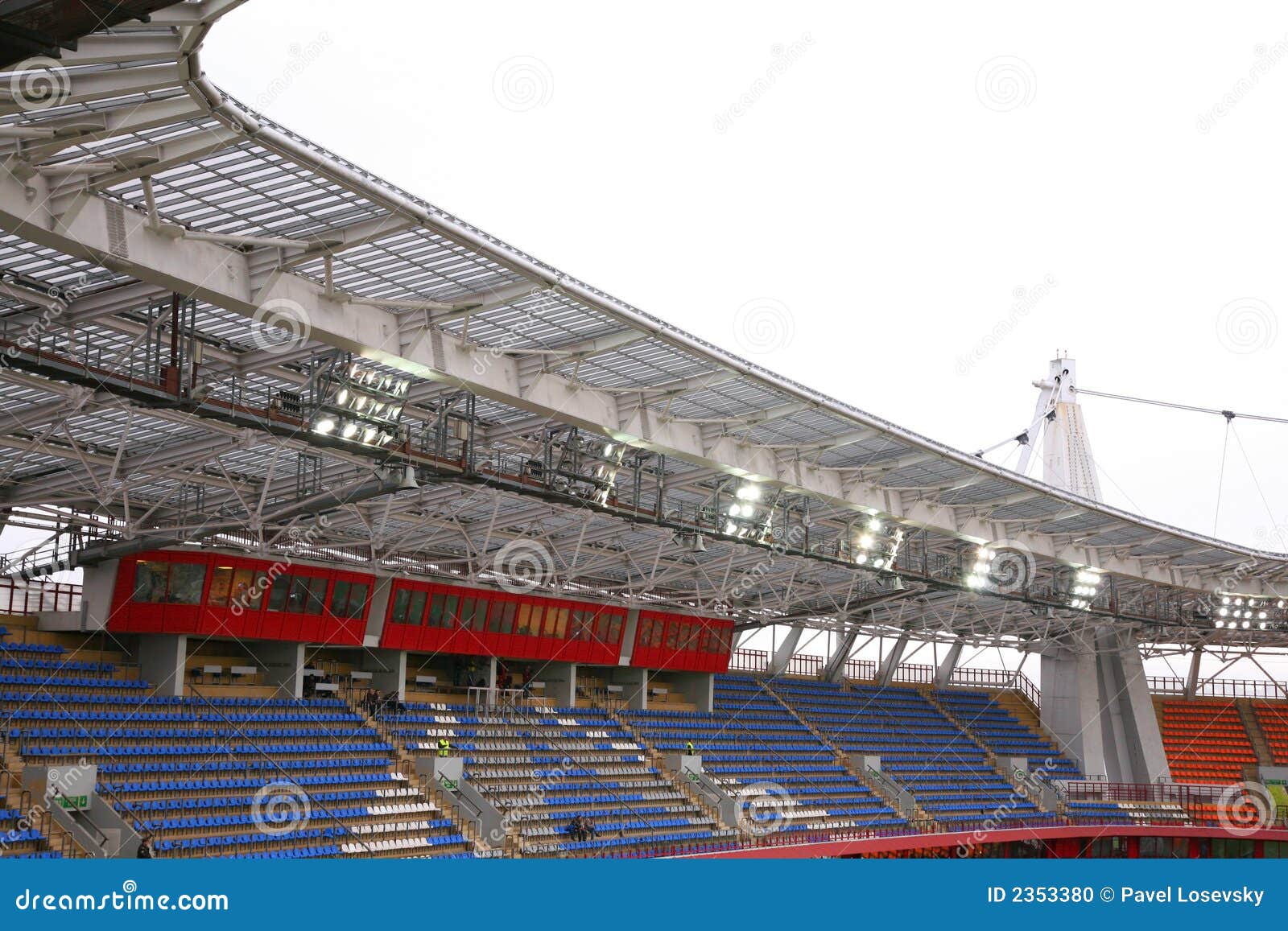 De tribune van het stadion stock foto. Image of stoelen - 2353380