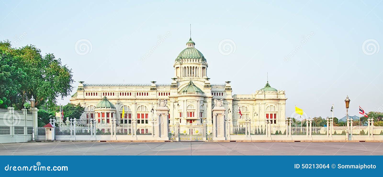 De Troon Hall in Dusit Palace Van Anantasamakhom Stock Foto - Image of ...