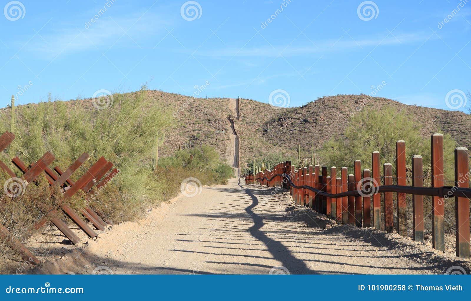 De V.S. - Mexicaanse Grens in Sonoran-Woestijn Stock Foto - Image of ...