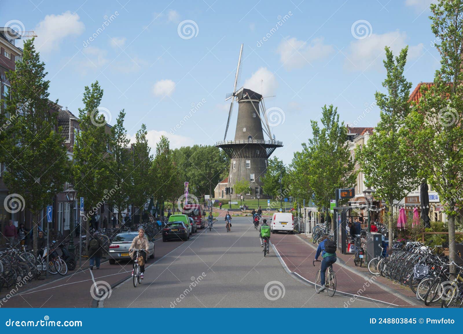 Leiden.Windmill Museum,Molen De Valk Seen from Beestenmarkt Editorial ...
