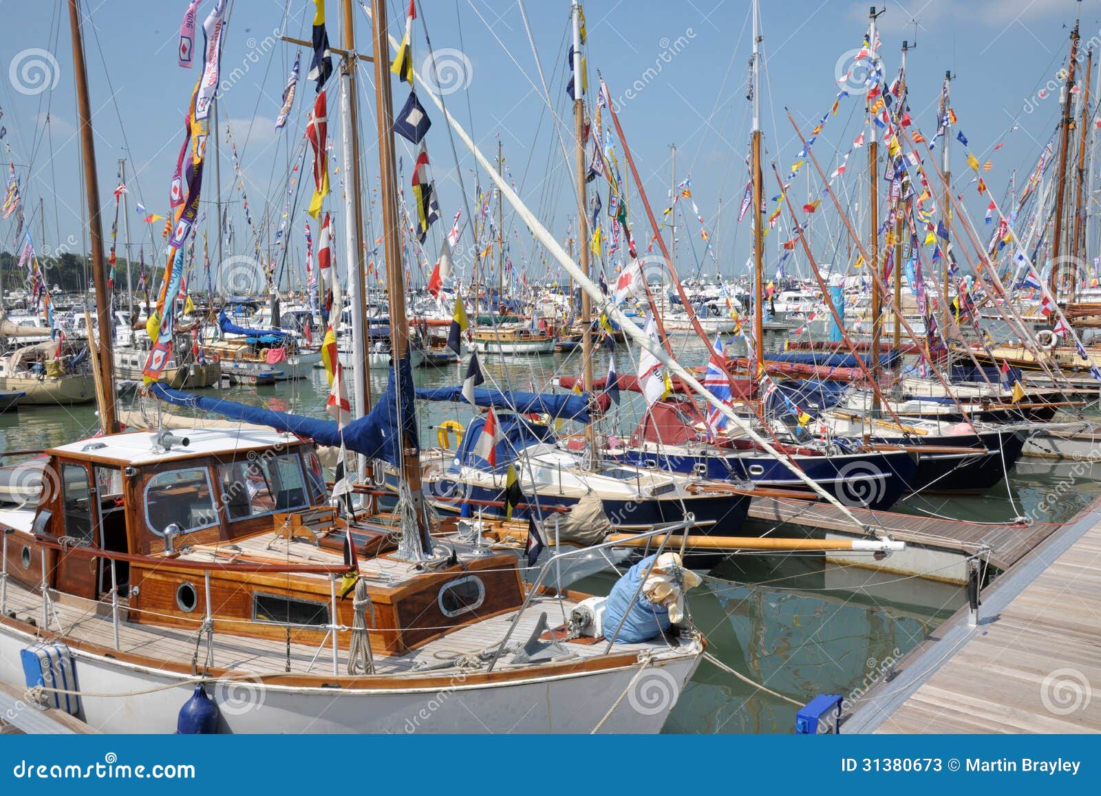 De Varende Boten Van Het Eiland Wight Redactionele Stock Foto - Image ...