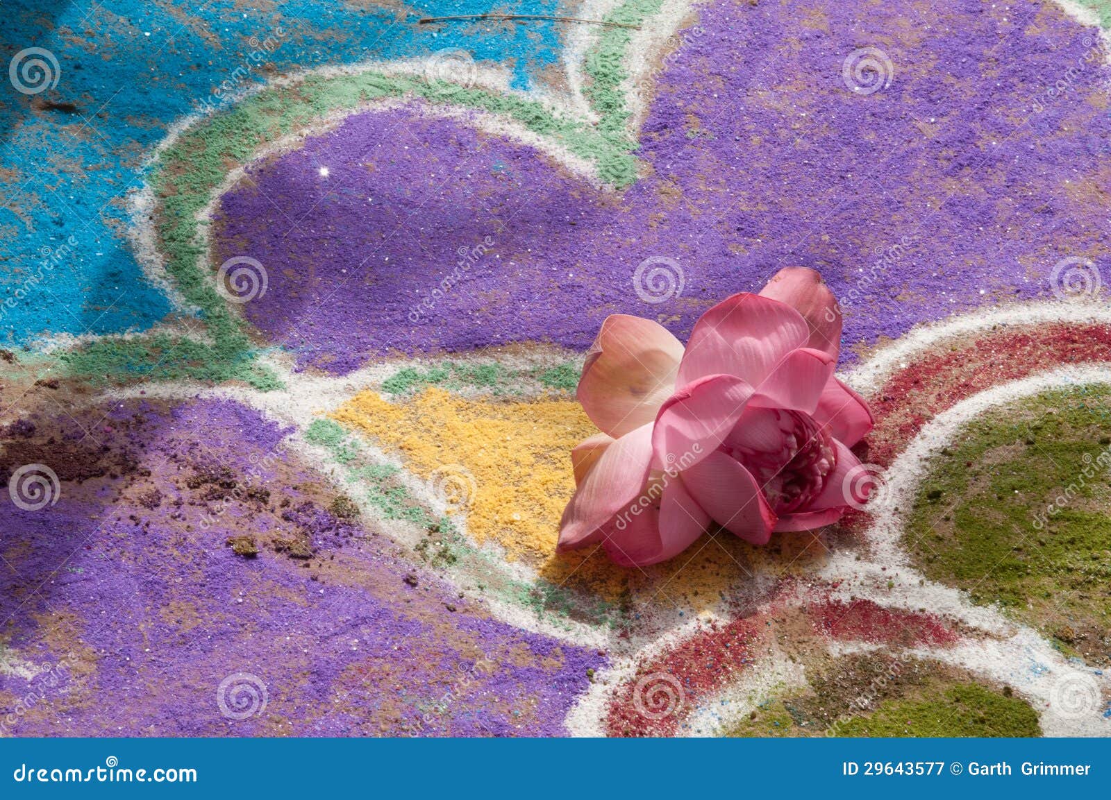 De Verf En De Lotusbloem Van Het Zand Stock Afbeelding - Image of zand ...