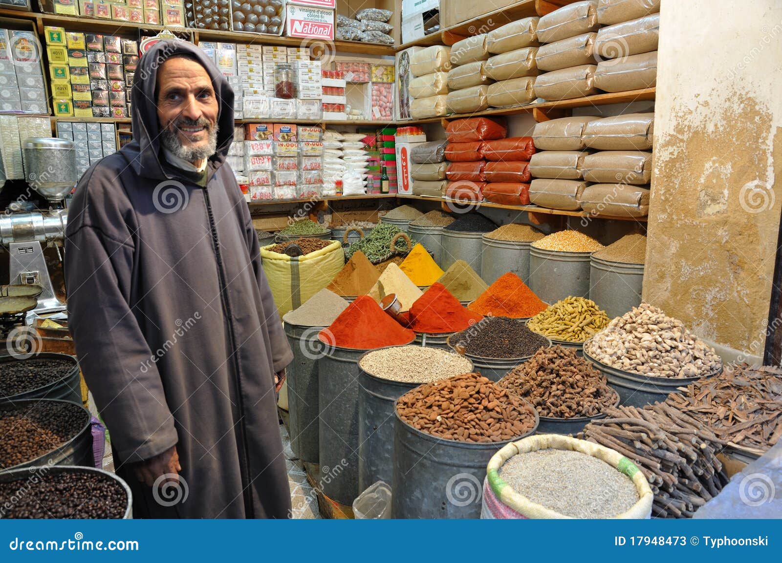 De Verkoper Van Kruiden in Marokko Redactionele Stock Foto - Image of ...