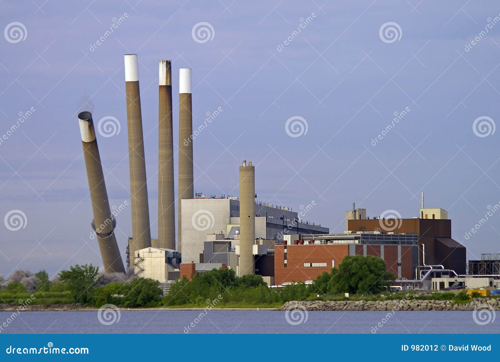 De Vernieling Van De Krachtcentrale Stock Foto - Image of steenkool ...