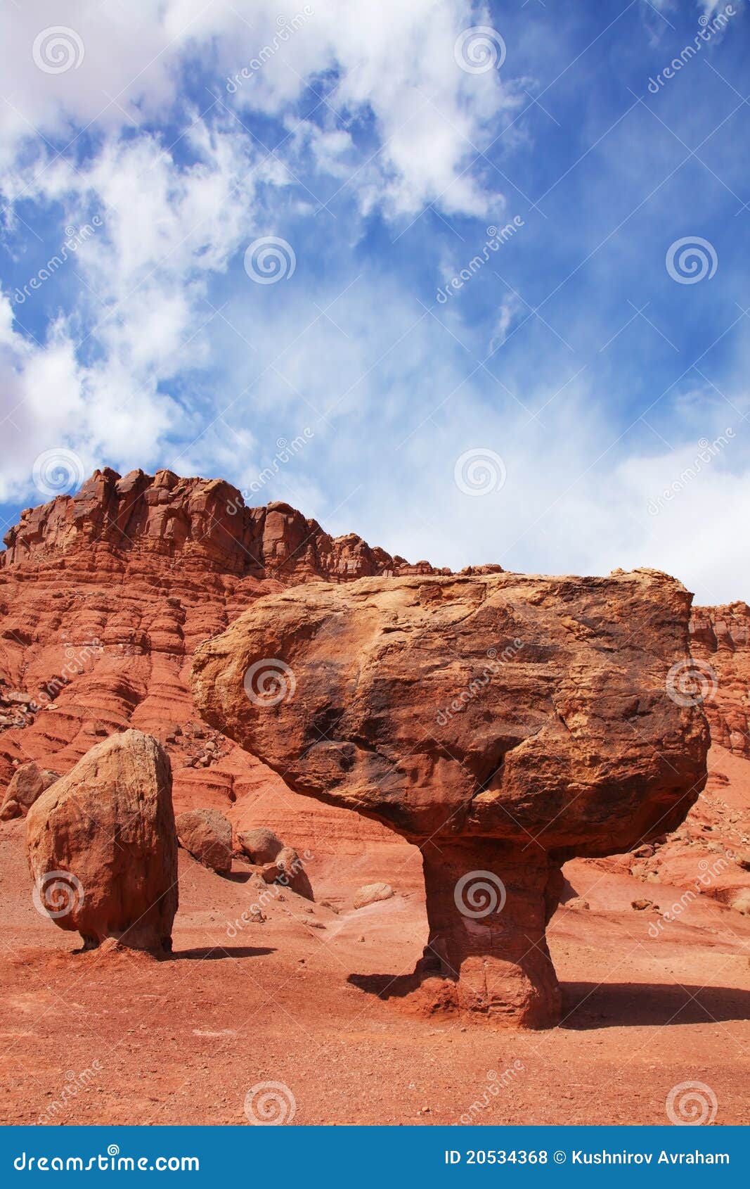 De Verwering in De Rode Woestijn Stock Foto - Image of steen, woestijn ...