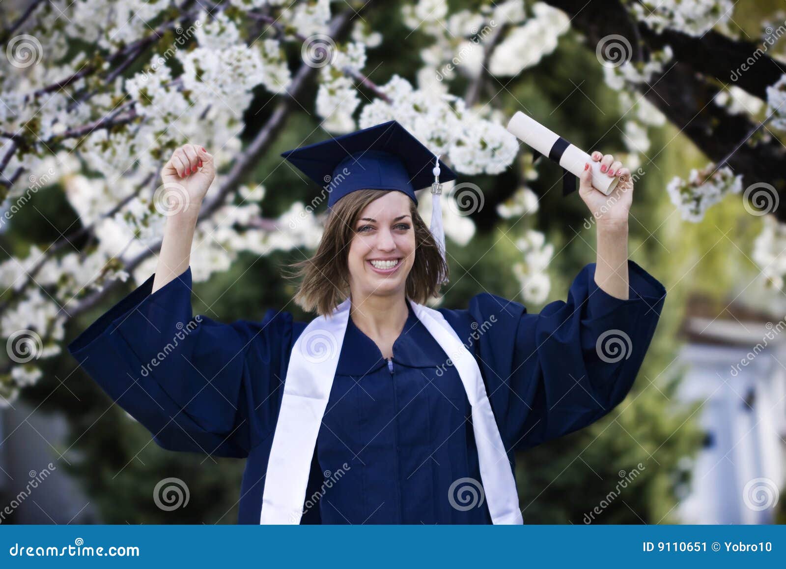 De Viering Van De Graduatie Stock Afbeelding - Image of blauw, mortier ...