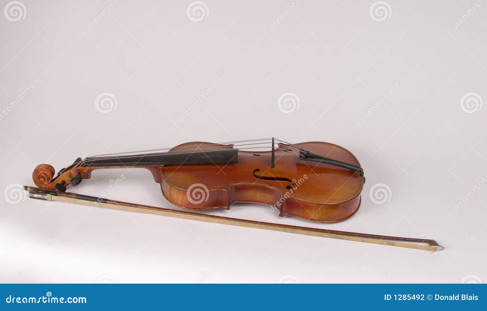 De violon dos en fonction photo stock. Image of violoniste - 1285492
