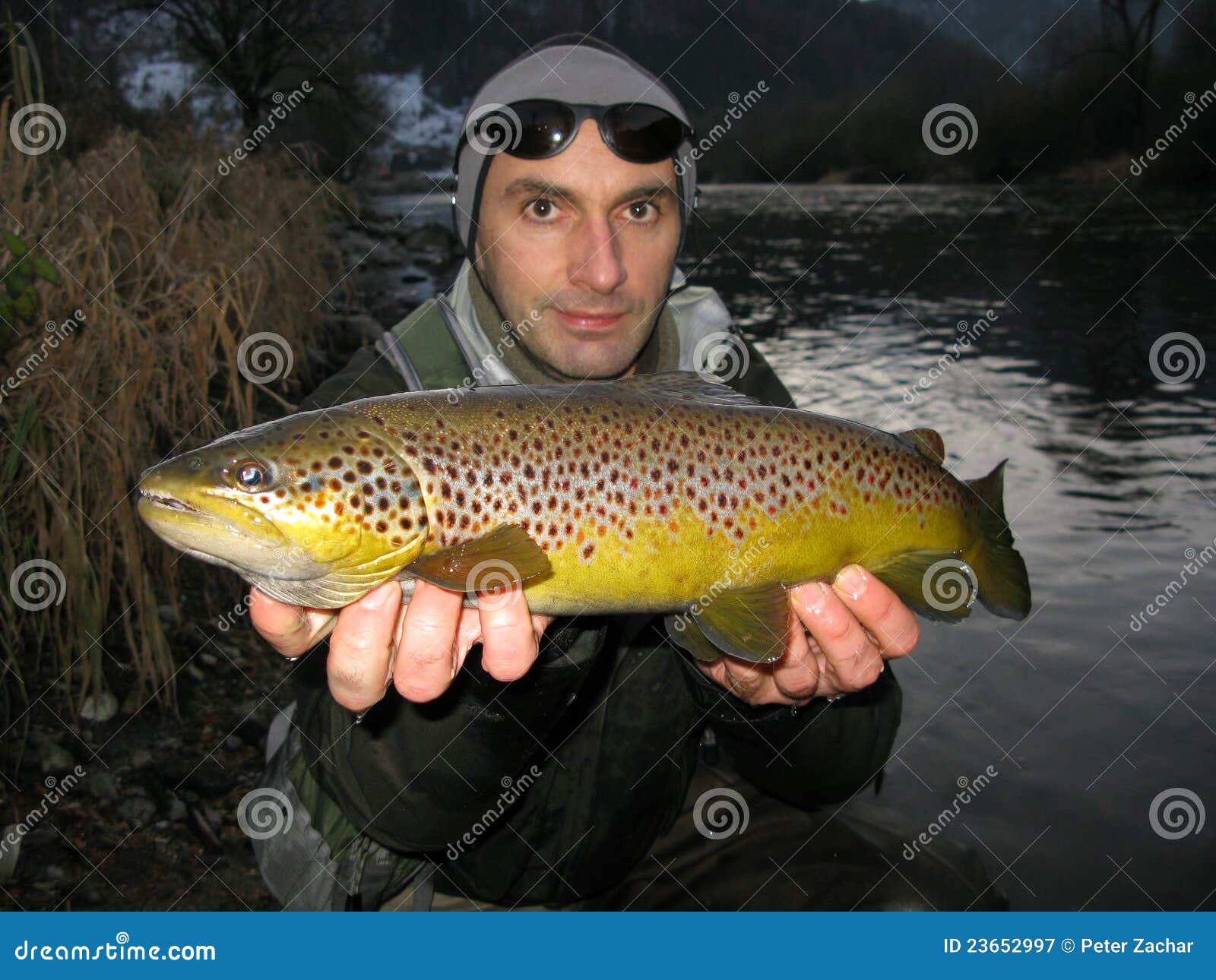 De visserij van de forel stock afbeelding. Image of rust - 23652997