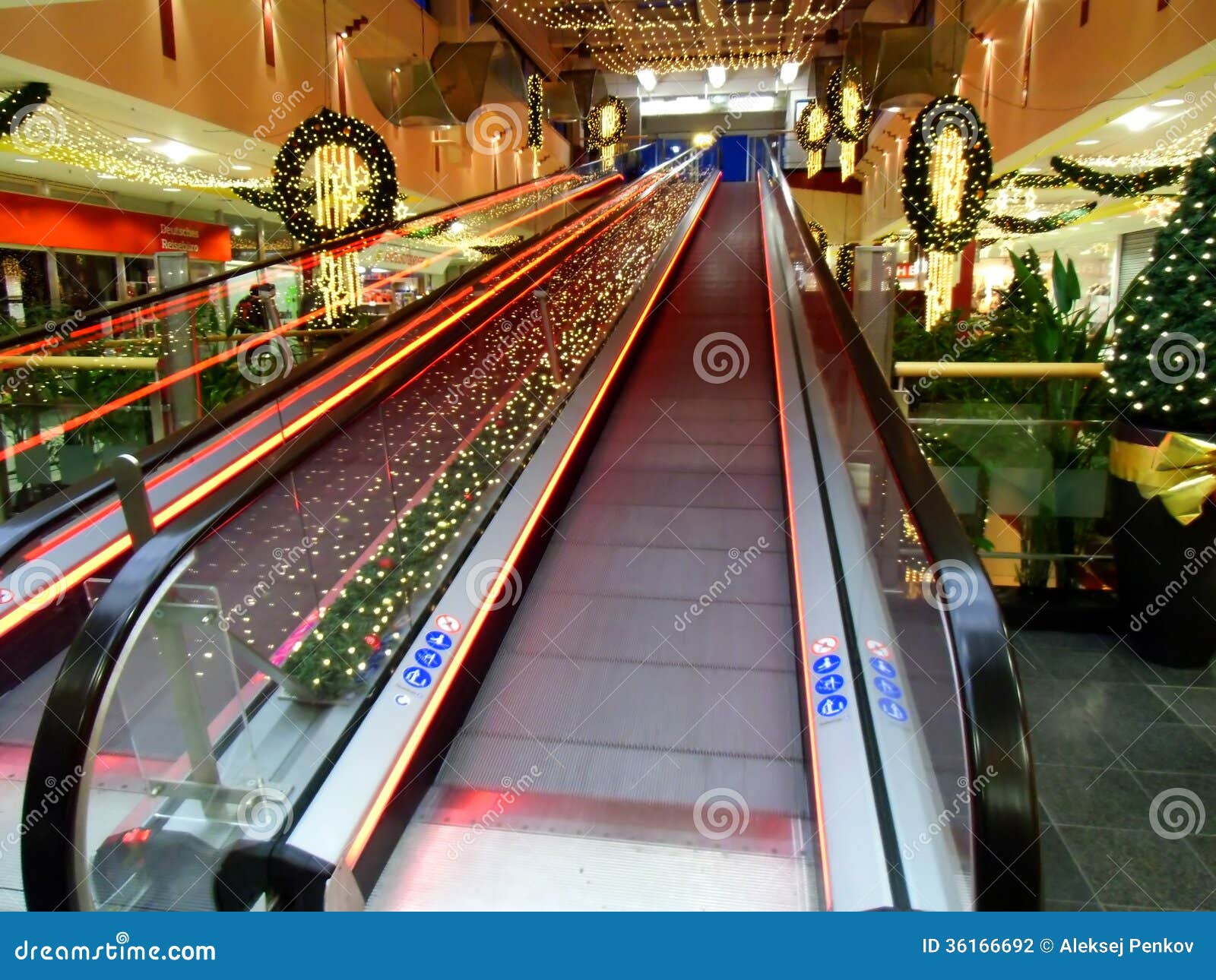 De vlakke roltrap stock foto. Image of bouw, helder, glas - 36166692