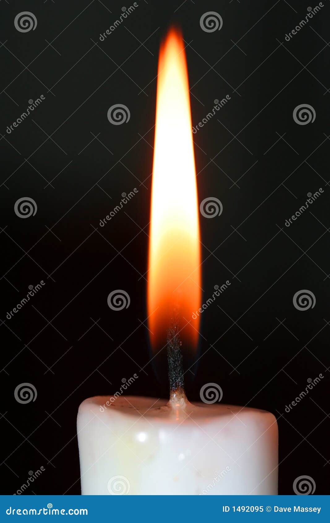 De Vlam van de kaars stock afbeelding. Image of verbranding - 1492095