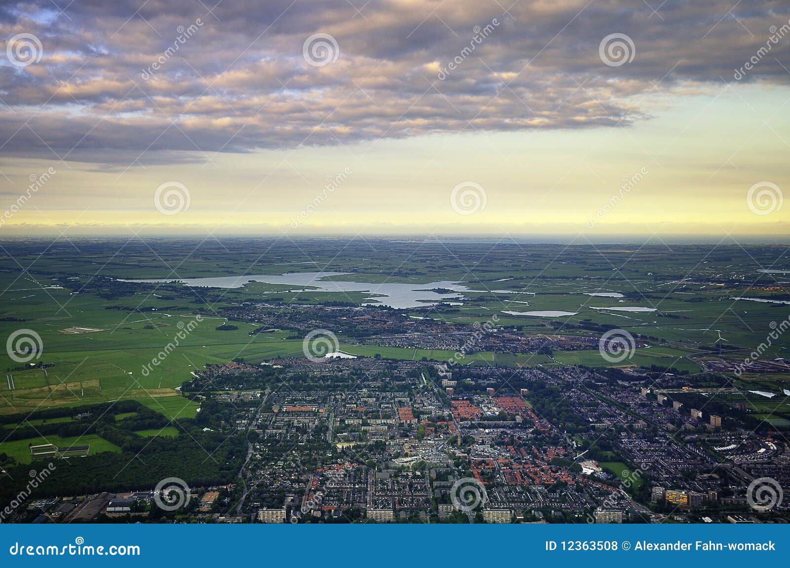 De Voorstad van Amsterdam stock foto. Image of aarde - 12363508