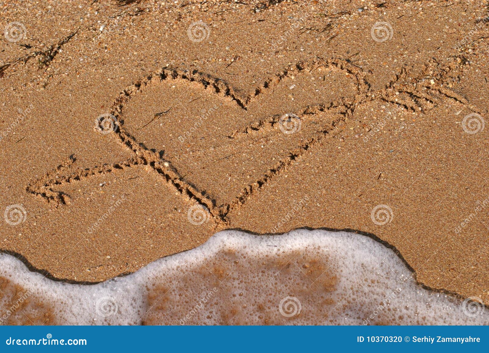 De Vormbeeld Van Het Hart Op Het Strand Stock Foto - Image of vakantie ...